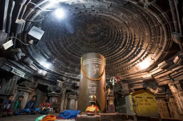 Matangeshwar Mahadev Temple : खजुराहो के इस प्राचीन शिव मंदिर का अनोखा ...